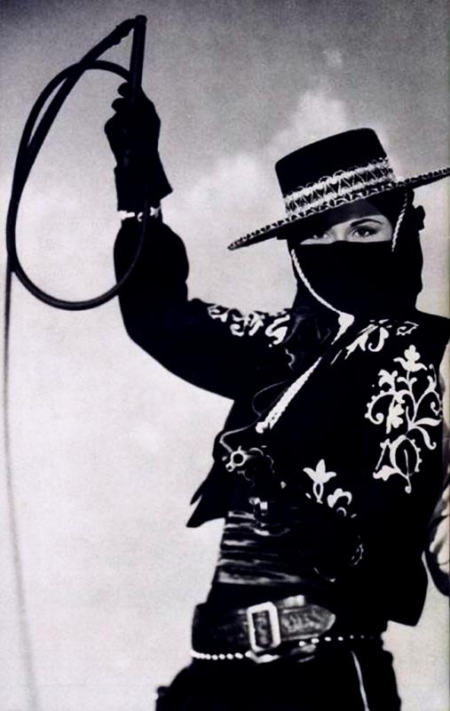 THE FEMALE ZORRO STANDOFF: THE QUEEN VS THE WHIP | Dira Mar Notes